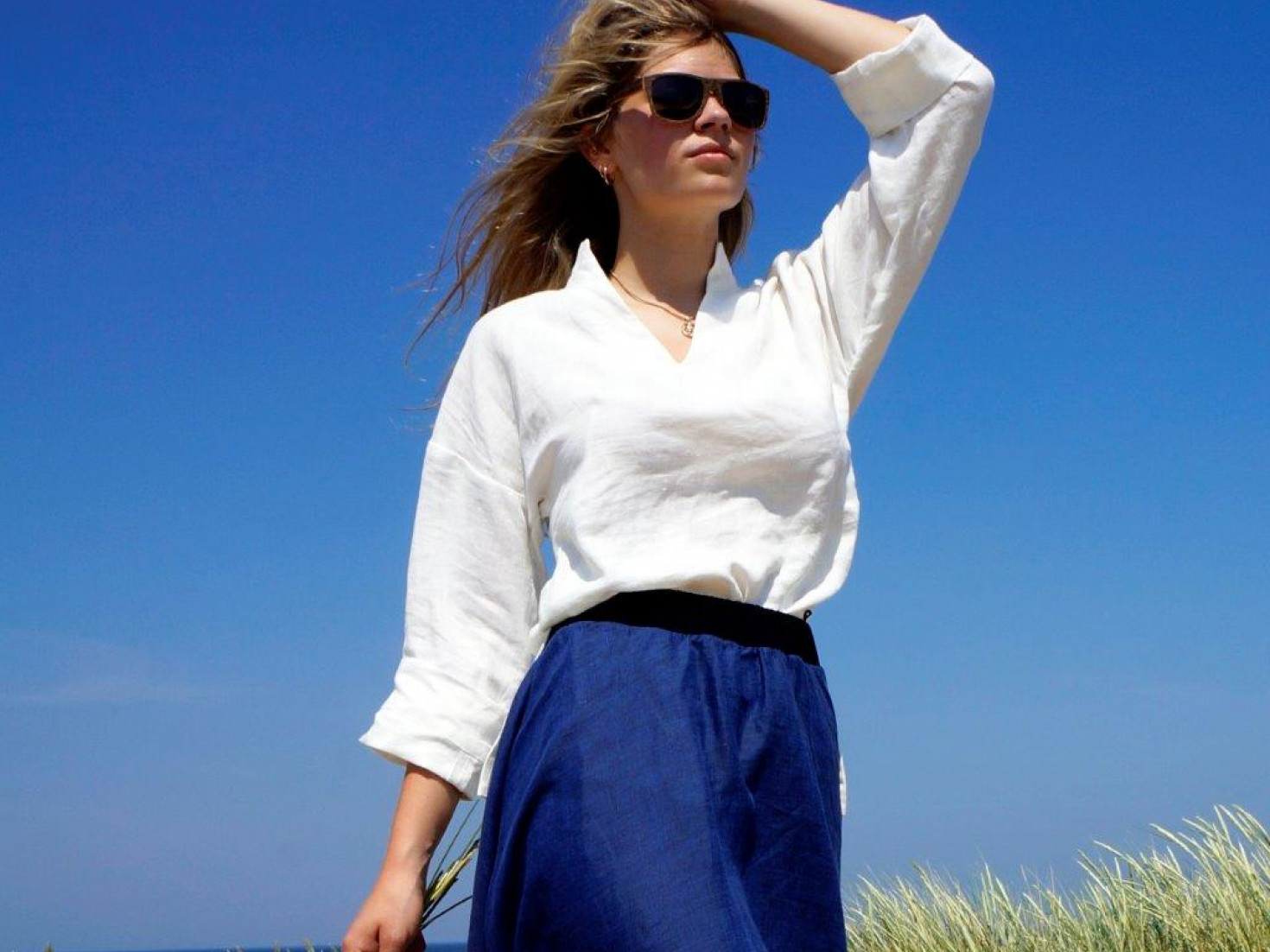 Balta linu blūze AIJA